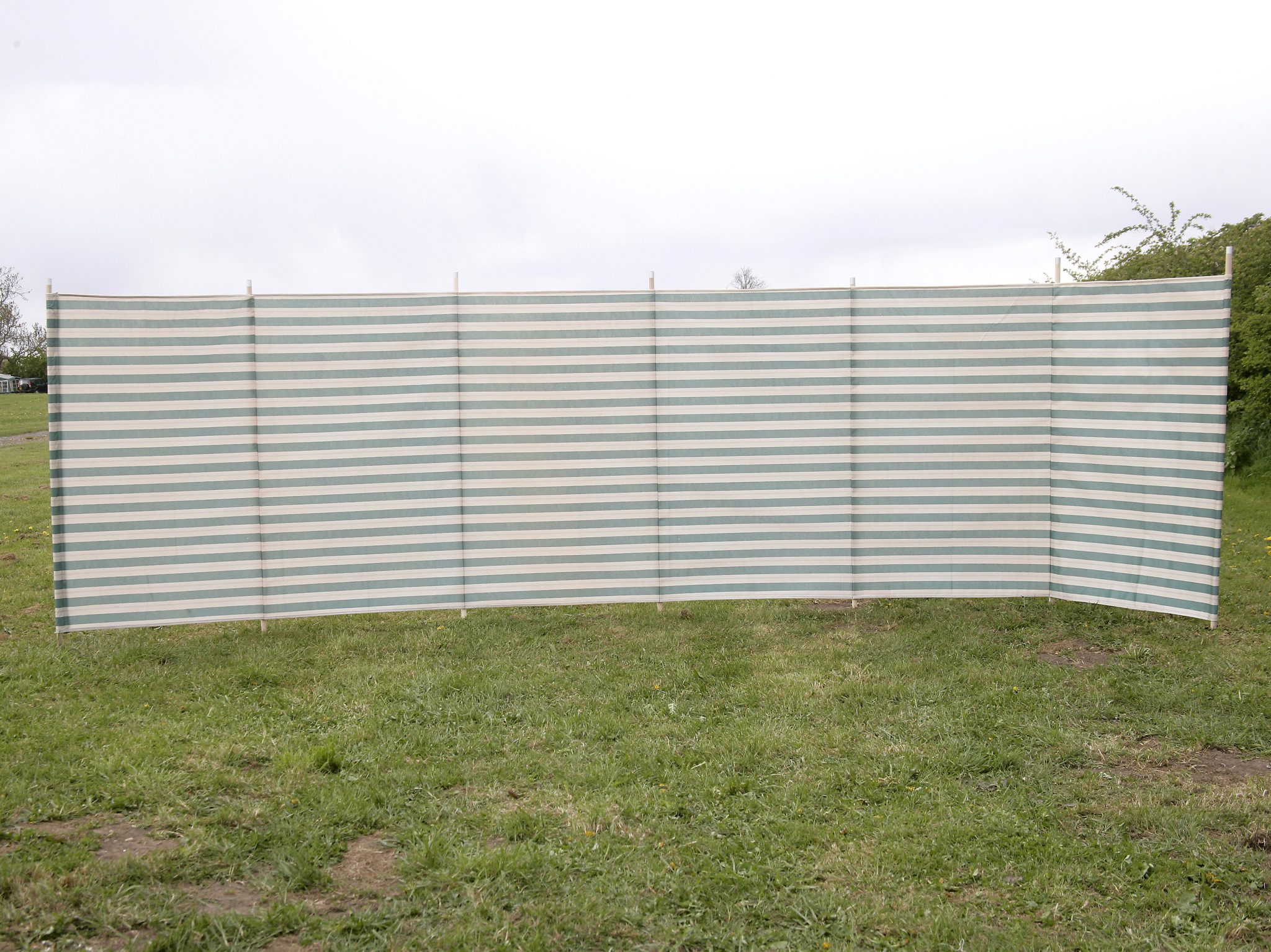 Quest 7 Pole Family Windbreak - Practical Caravan