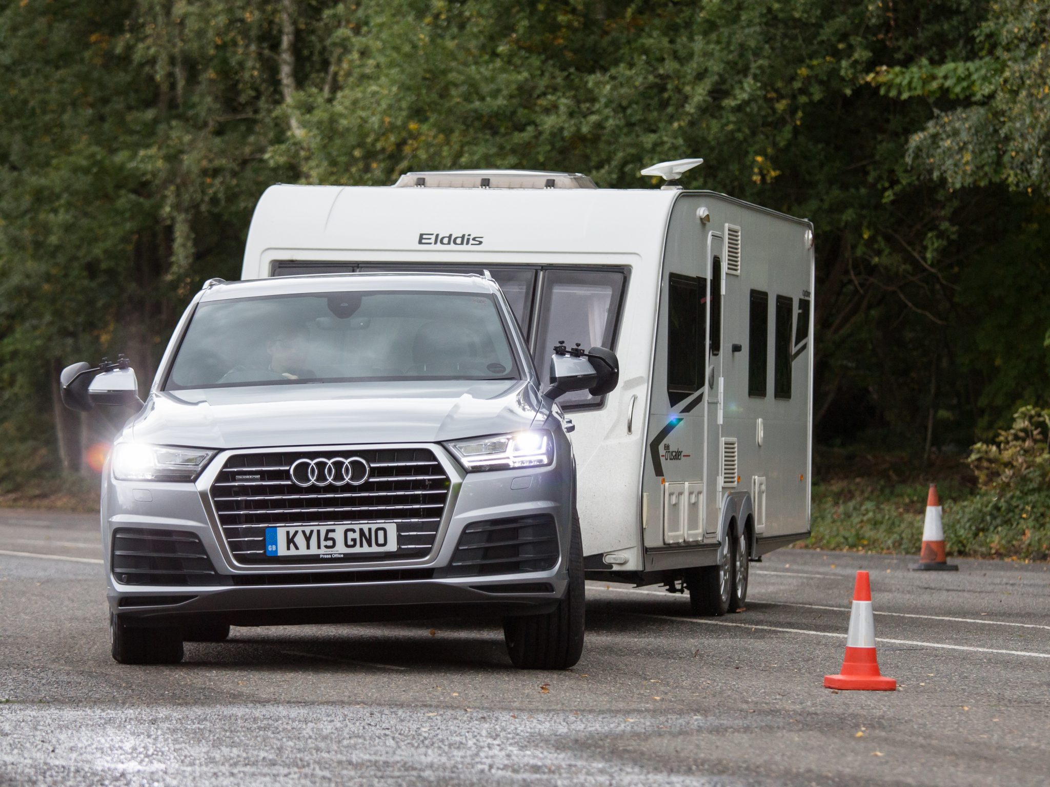 Audi Q7 - Practical Caravan