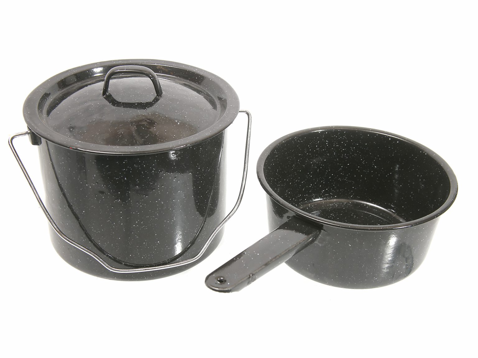 Coleman eight-piece enamelled cook set - Practical Caravan