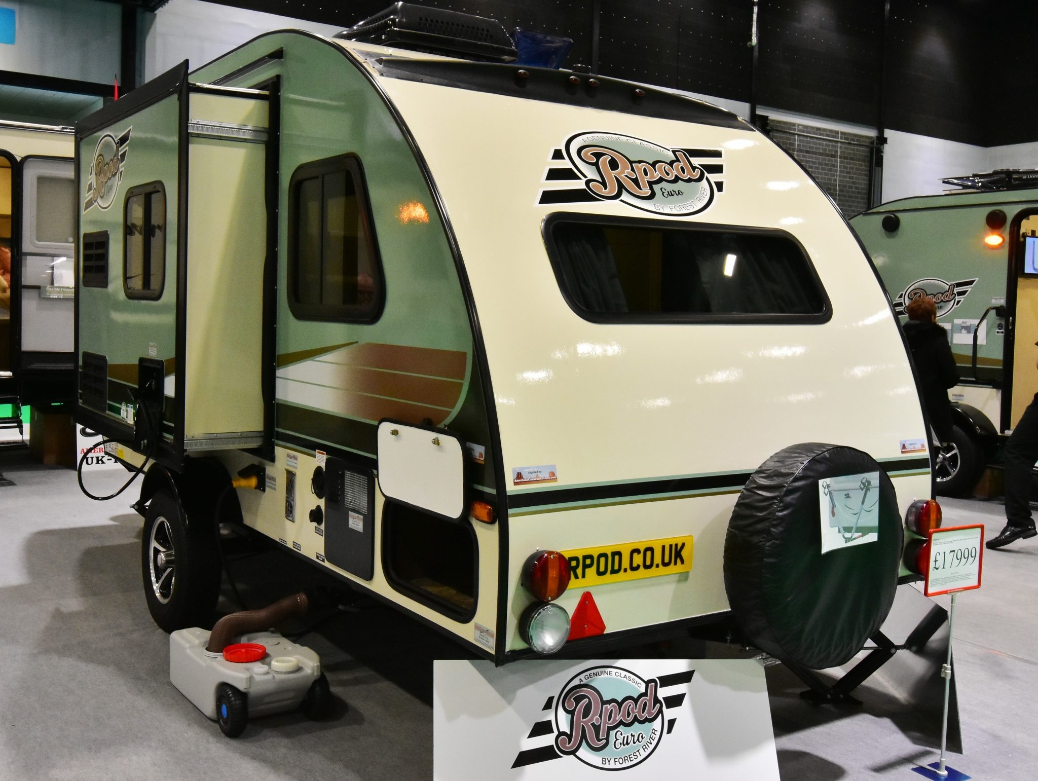 R-pod RP-176 - Practical Caravan