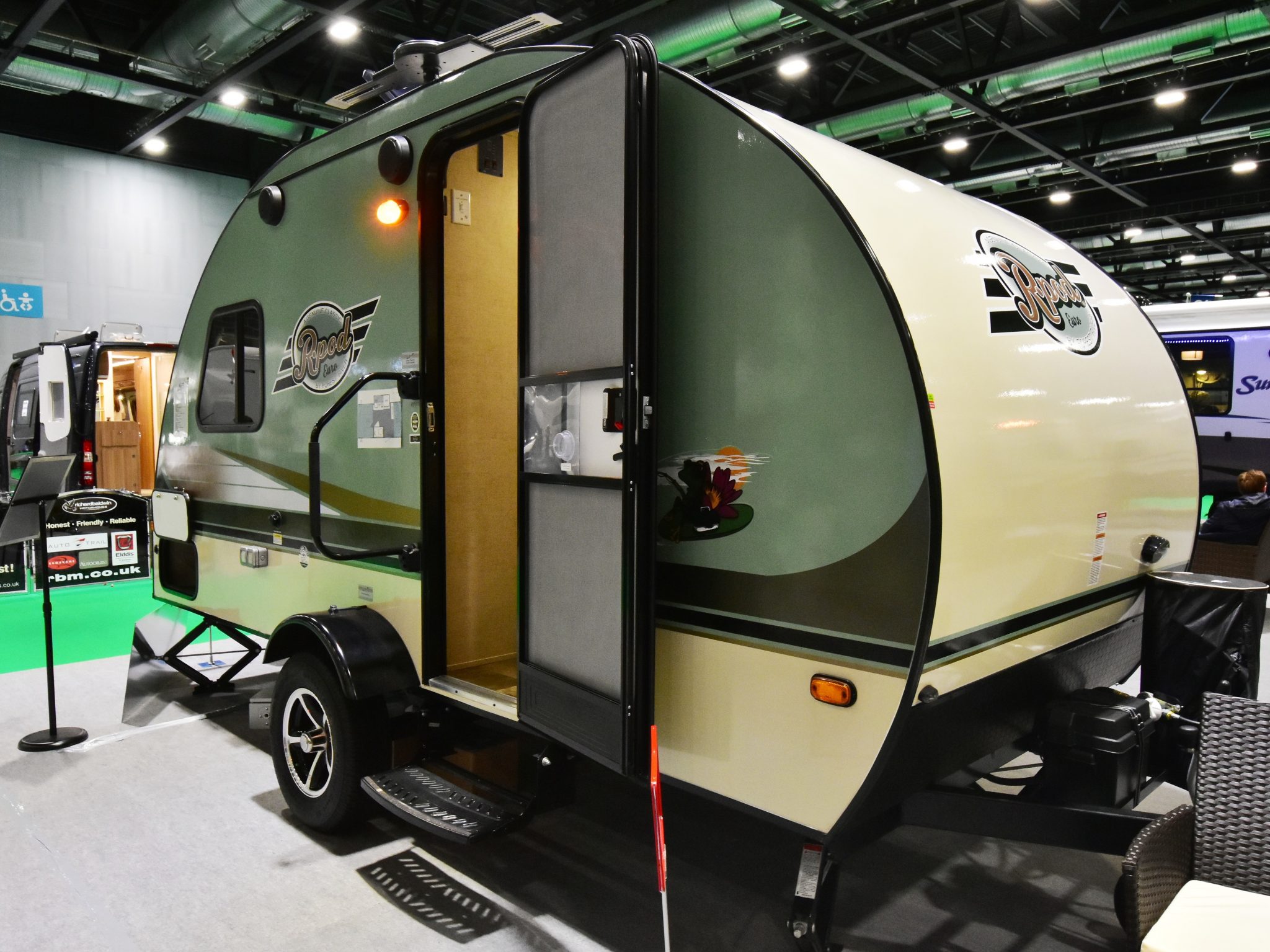 R-pod RP-176 - Practical Caravan