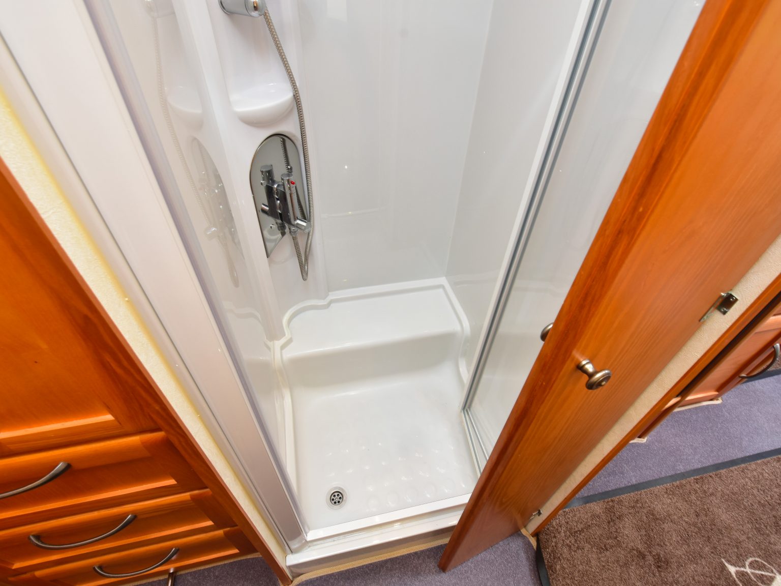 Vanmaster V640s - Practical Caravan