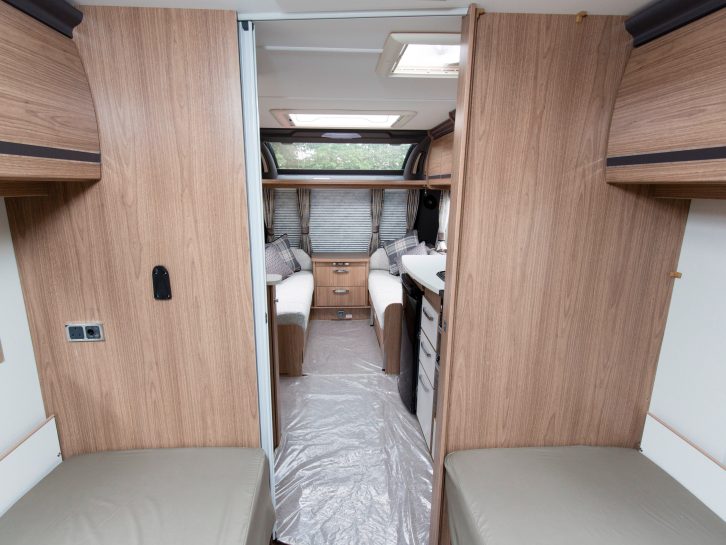 Coachman VIP 565 - Practical Caravan