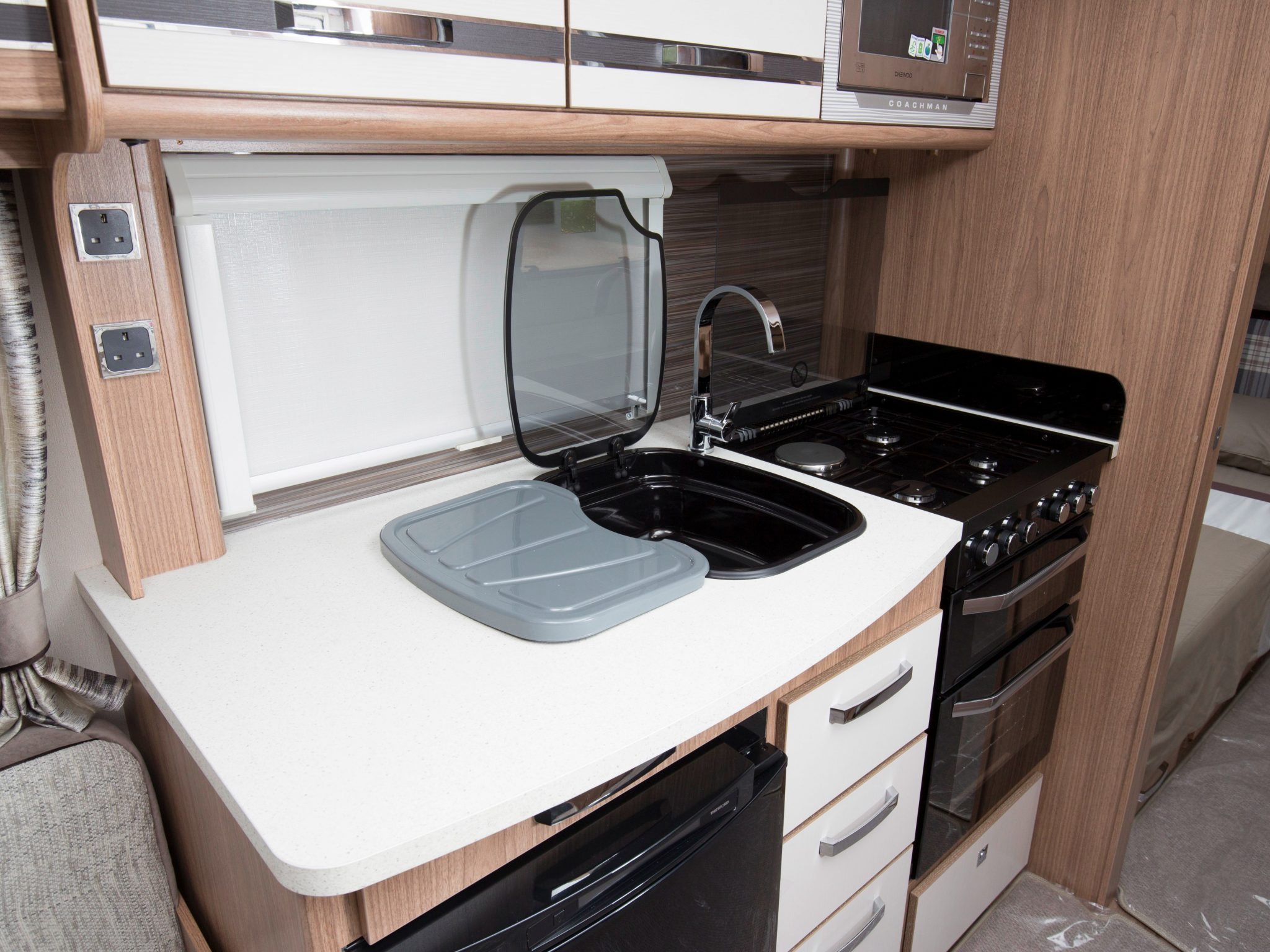 Coachman VIP 565 - Practical Caravan