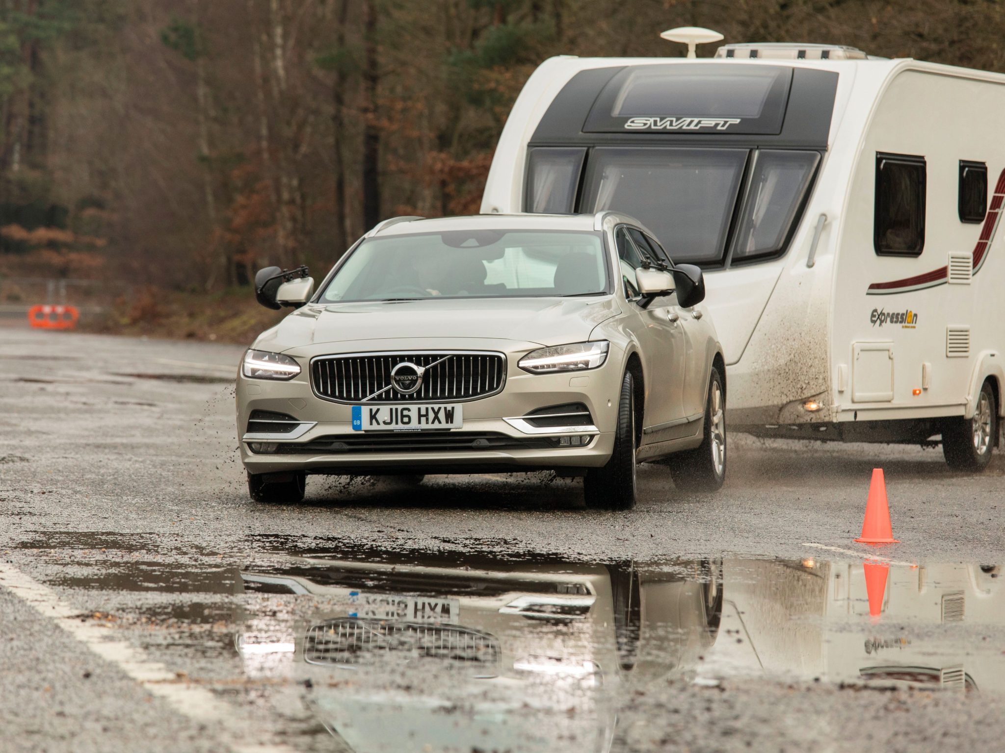 Volvo V90 - Practical Caravan