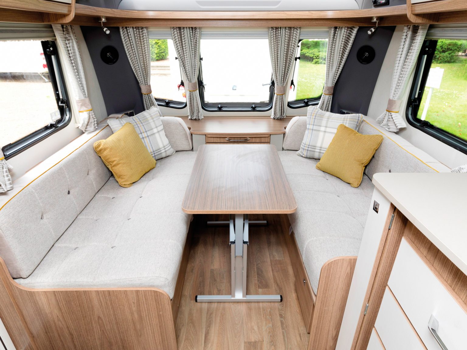 Coachman VIP 575 - Practical Caravan