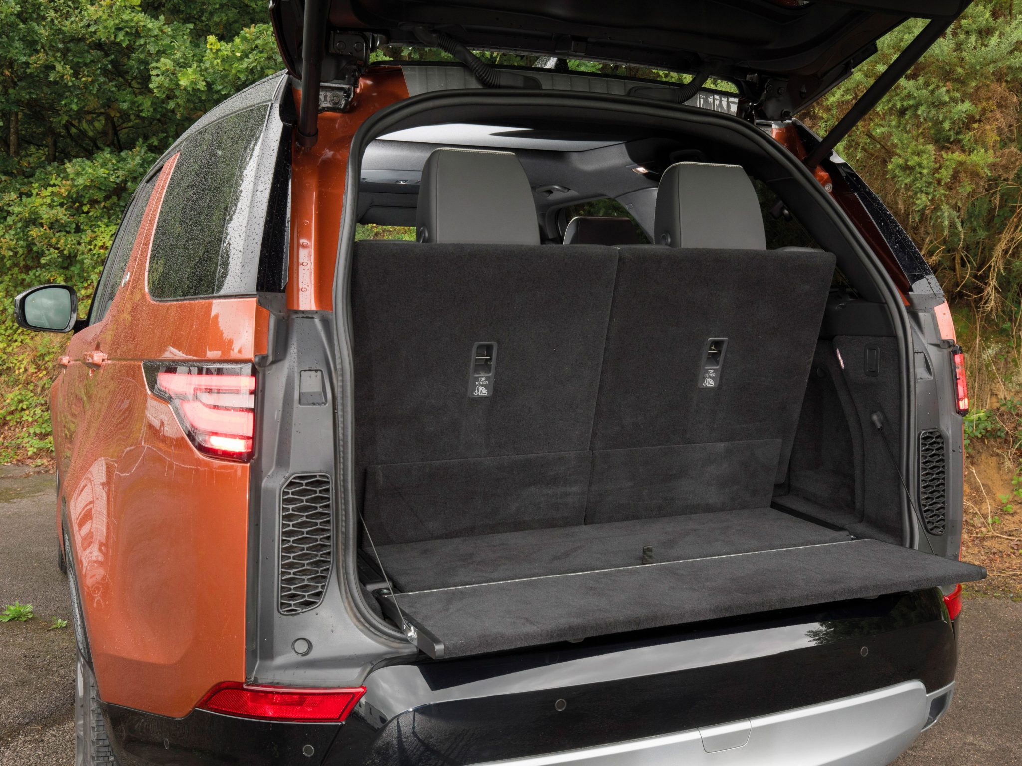 Land Rover Discovery 5 - Practical Caravan