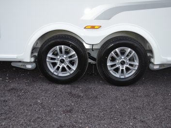 Fifth Wheel Inos 70 - Practical Caravan