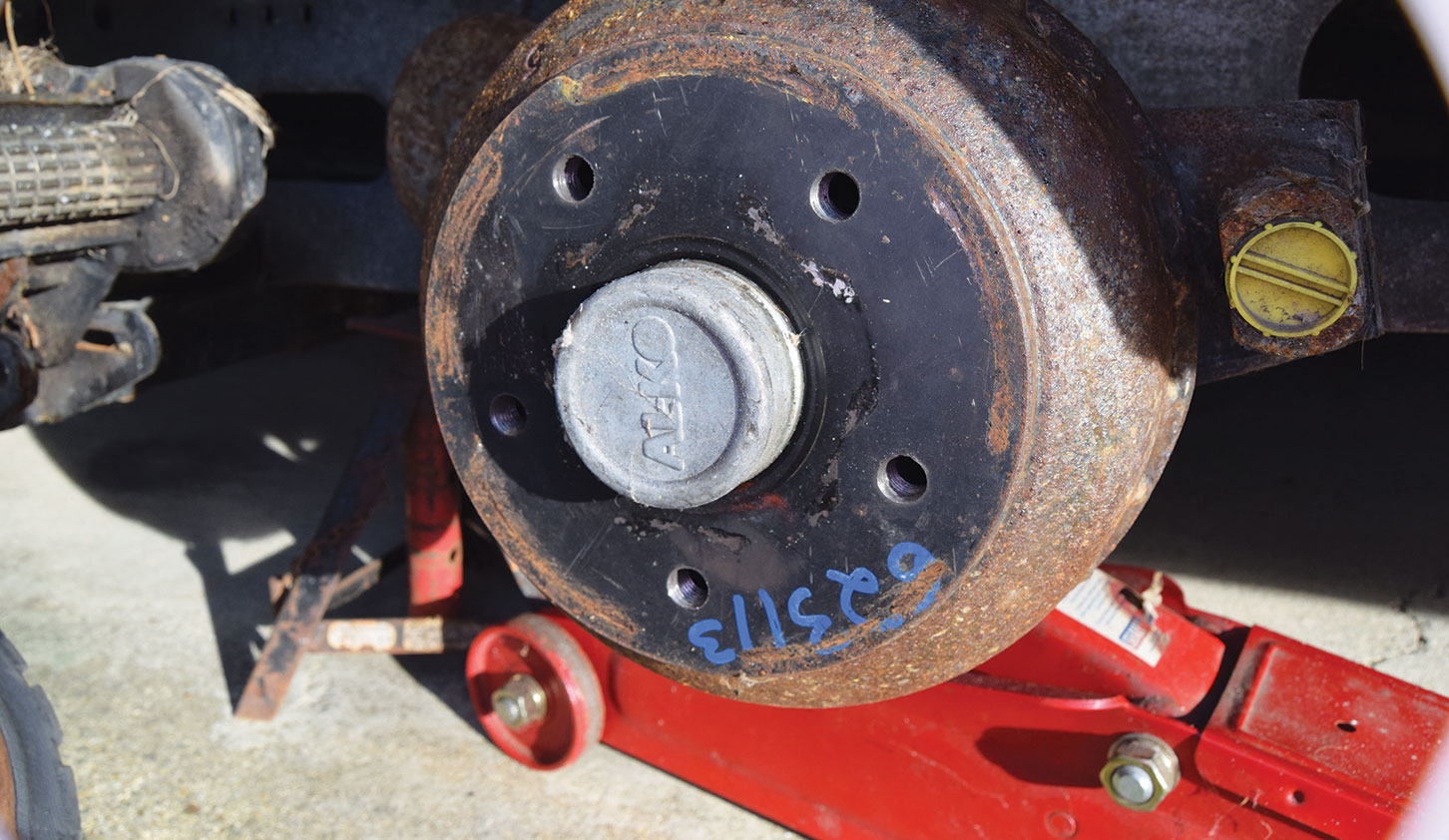 How to fit low-cost wheel stands - Practical Caravan