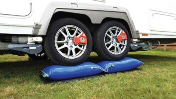 Levelling a caravan: how to get your tourer flat on its pitch ...