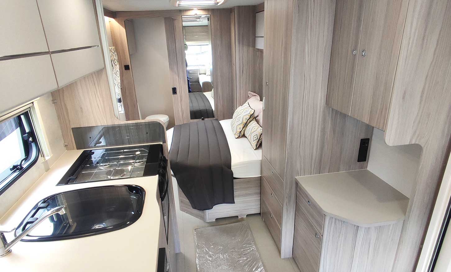 Xplore 554 vs Swift Sprite Major 4EB: battle of the budget caravans ...