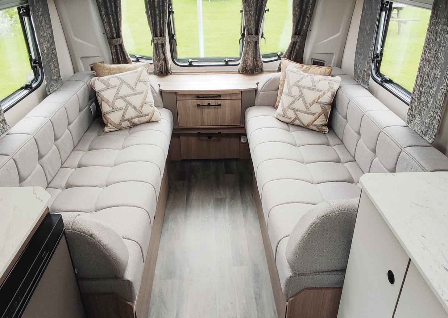 Coachman Acadia 460 - Practical Caravan