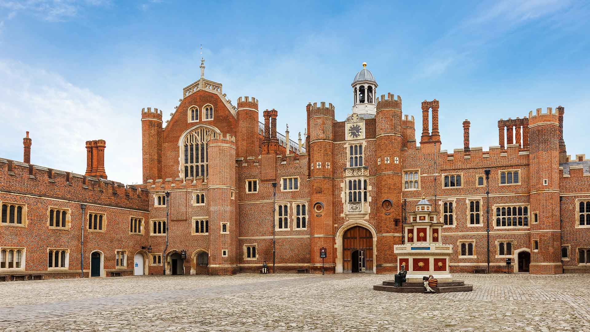 11 of the best castles, palaces & stately homes to visit - Practical ...